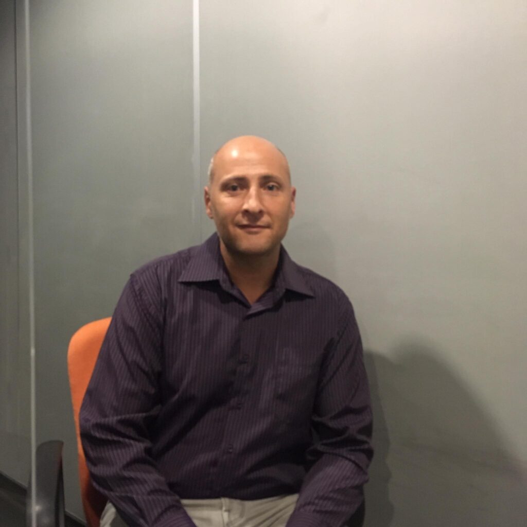 Taħt il-Qoxra: Kenneth Caruana - Ktieb.org